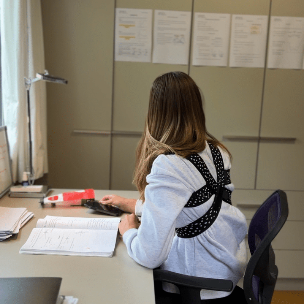 Perfect Posture Kids - Christou 1910